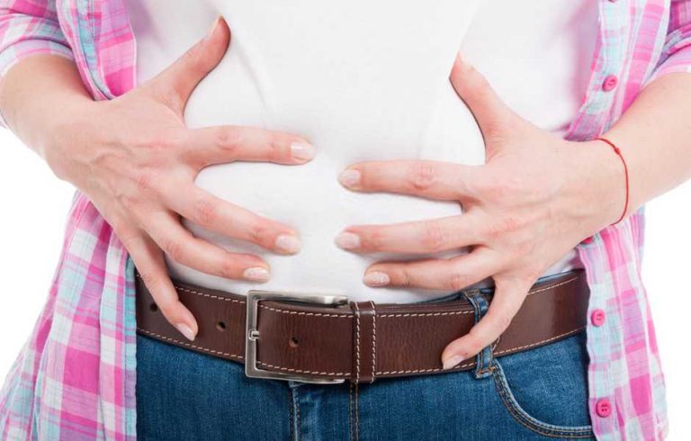 Gonfiore Addominale: 7 Rimedi Naturali per Aria e Gas!